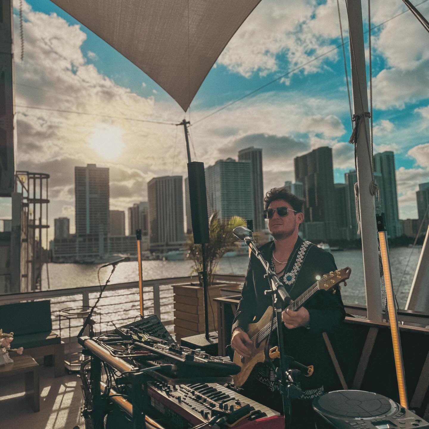 Live Music at 5506' with Gordon Daniels - Beech Mountain Resort